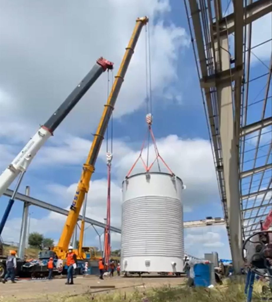 Stainless steel tanks l Grupo Acura